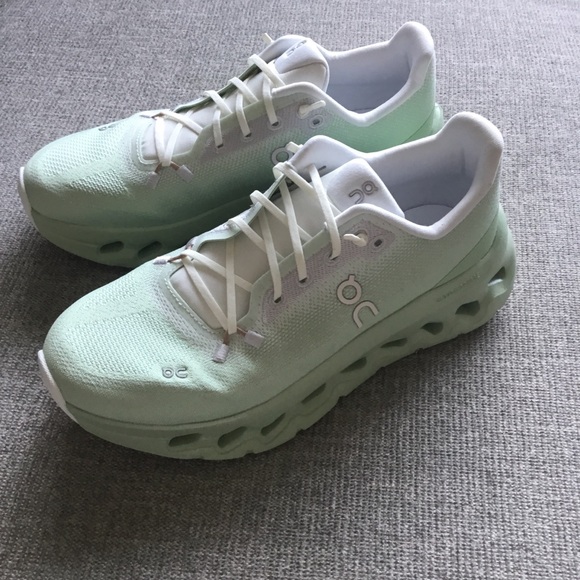 On Running | Shoes | On Cloudtilt Womens Sneakers 75 Ivory And Sage Nwt ...